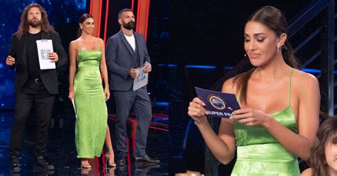 Belén Rodriguez in verde fluo a Tu Sì Que Vales per la terza puntata