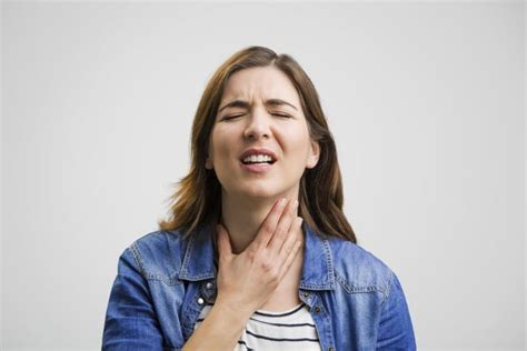 10 Signs Of Throat Cancer Facty Health