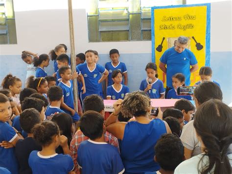Escola Municipal Professor Constantino Pedro De Castro Realiza A