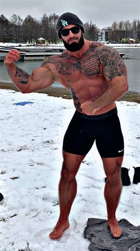 Pin By Gagabowie On Bears In Snow Beefy Men Lycra Men Muscle Bear Men