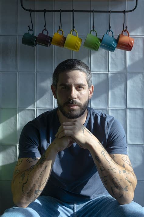 Pedro Neschling fala da volta às novelas em Renascer e da surdez