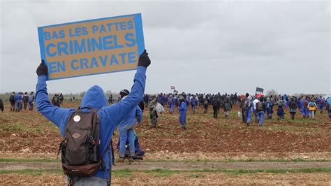 À Sainte Soline l Etat déclare la guerre aux écolos