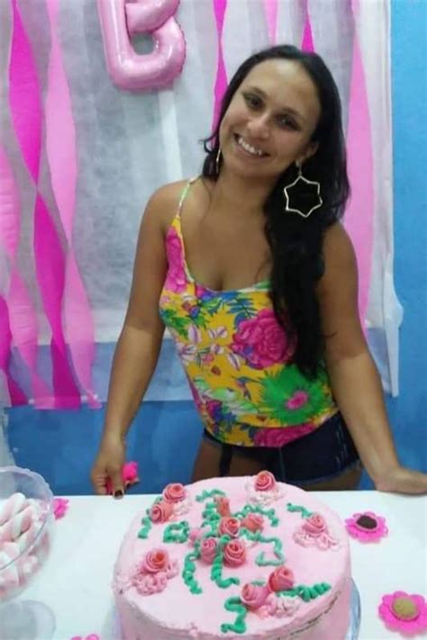 Homem invade casa e mata ex namorada a facadas em Nova Iguaçu