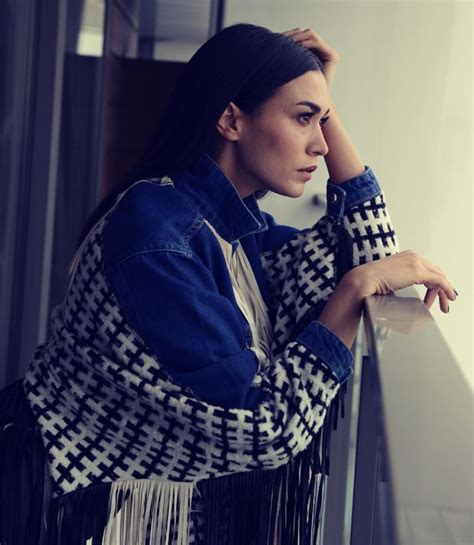 Bahar dizisinin Rengin i Ecem Özkaya kimdir Ecem Özkaya hayatı ve