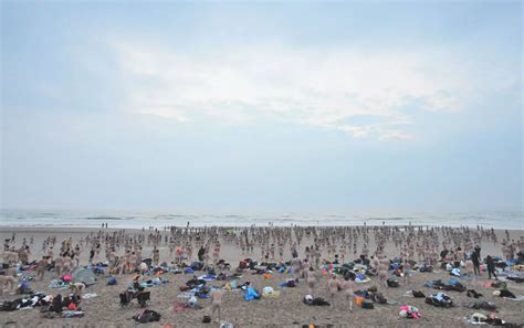 Hundreds Of Nude Men And Women Enjoy A Chilly Plunge In The North Sea In The North East Skinny