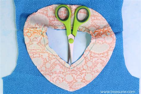 SEWING FACINGS Perfect Round V Necks TREASURIE