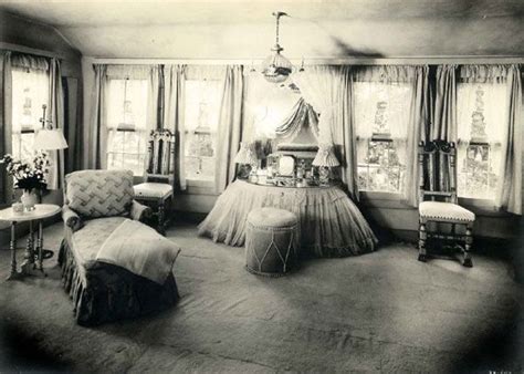 Syrie Maugham Creates Her Famous White Room One That Won Her