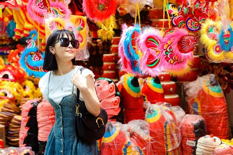 Phố Hàng Mã rực rỡ sắc màu Trung Thu