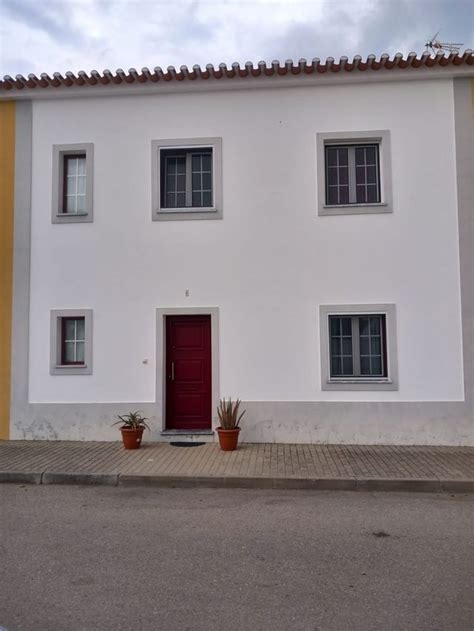 Moradia geminada à venda na rua do Moinho dos Almoxarifes Pedrógão do