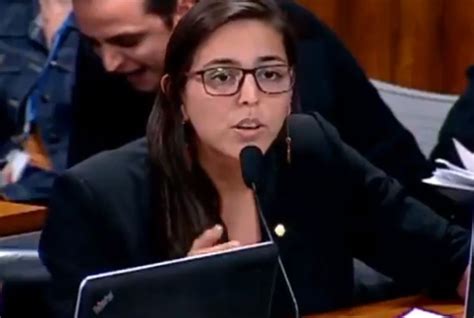 Deputada entra queixa crime contra depoente que insultou repórter