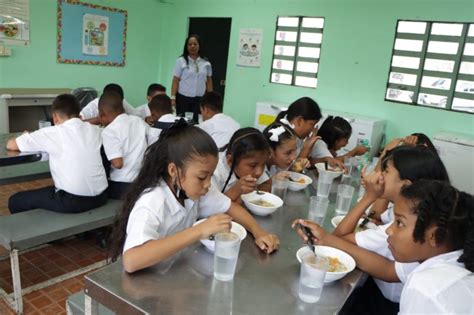 Más de mil escuelas se beneficiarán en el 2024 con programas de