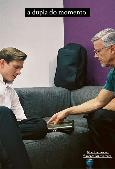 Pedro Novaes Surge Ao Lado Do Pai Marcello Novaes Nos Bastidores De