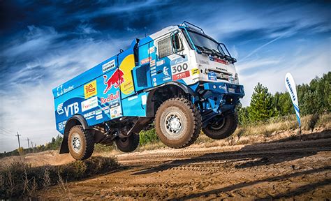Обои для рабочего стола КАМАЗ Грузовики Ралли 300 Silk Way машины