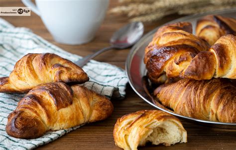 Receta de croissant casero fácil esponjoso y con mantequilla para