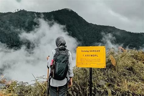 Cocok Dengan Namanya Gunung Sangar Tawarkan Pendakian Yang Menantang