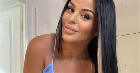 Sarah Fraisou S Affiche Encore Plus Mince J Ai Encore Perdu 32 Kilos