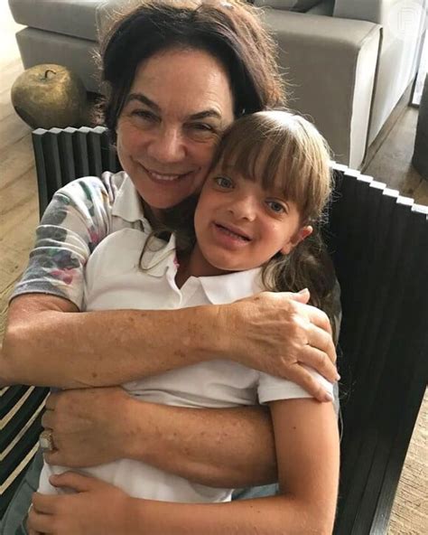 Mãe de César Tralli morre em trágico acidente de avião Ticiane