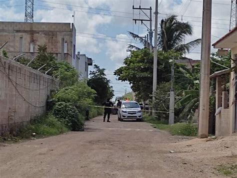 Aterrador Abandonan cadáver envuelto en sábanas dentro de un auto en