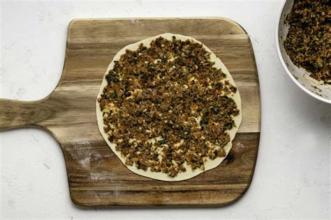 Homemade Turkish Lahmacun Cheeseless Pizza Recipe