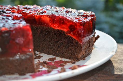 Kuchenne hity Ciasto czekoladowe z owocami i galaretką