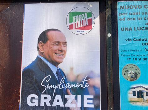 Saronno manifesti in tutta la città per dire Semplicemente grazie a