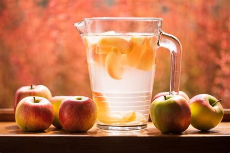 Les Conseils De Cyril Lignac Pour R Aliser Une Eau Infus E Aux Fruits