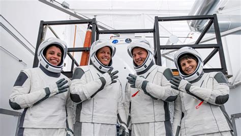La Nasa Et Spacex Retardent Le Lancement De Crew Vers La Station