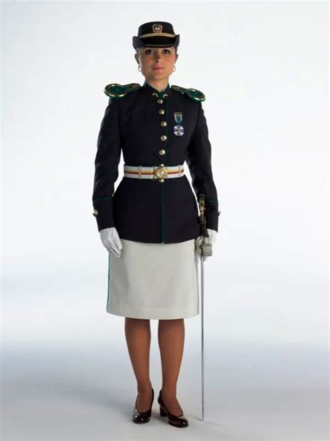 Reglamento De Uniformes Insignias Condecoraciones Y Distintivos Para