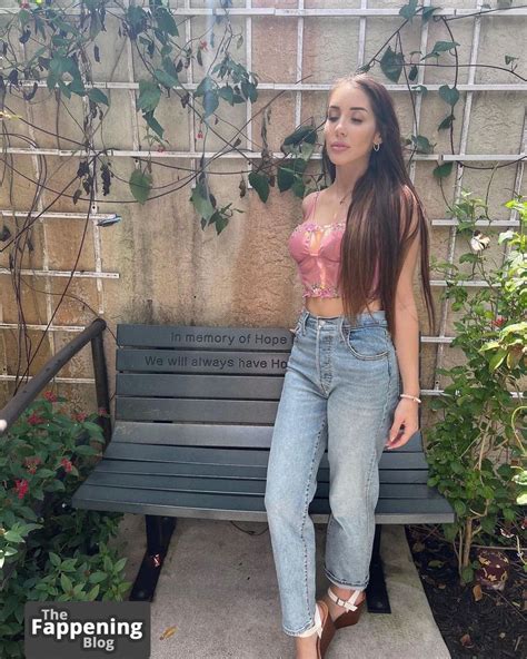 Naomi Ross Naomzies Naomziesross Nude Leaks Onlyfans Photo
