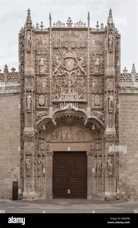 Fachada Principal Del Colegio De San Gregorio En Estilo Isabelino Que