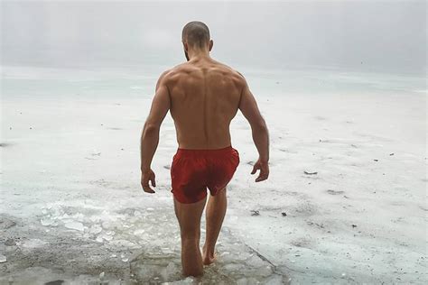 Eisbaden So Gesund Ist Der Trend Wirklich Laut Experte