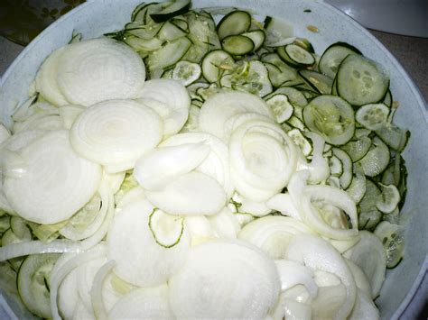 Okurkový salát s Vegetou fotografie 2 TopRecepty cz