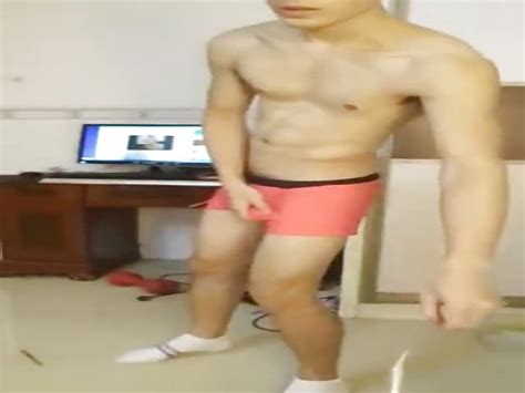Un Sensuale Asiatico Si Massaggia Seigay