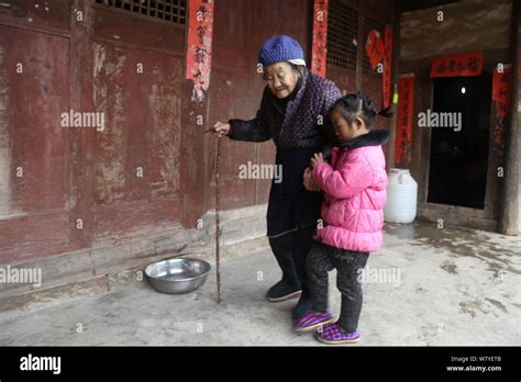 Chinese Girls Go To Toilet Telegraph