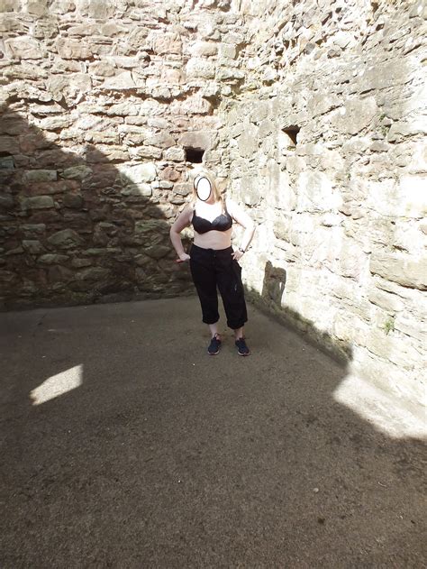 My Wife Naked Walk Hales Castle Photo 12 40 X3vid