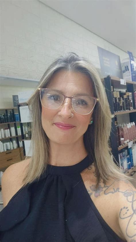 Entrei na brincadeira Idade 50 Mês do aniversário Abril Tatuagens