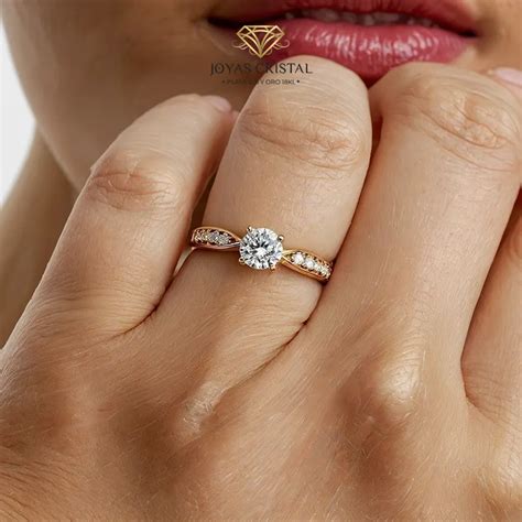 Anillo De Compromiso Modelo Alma En Oro Joyas Cristal
