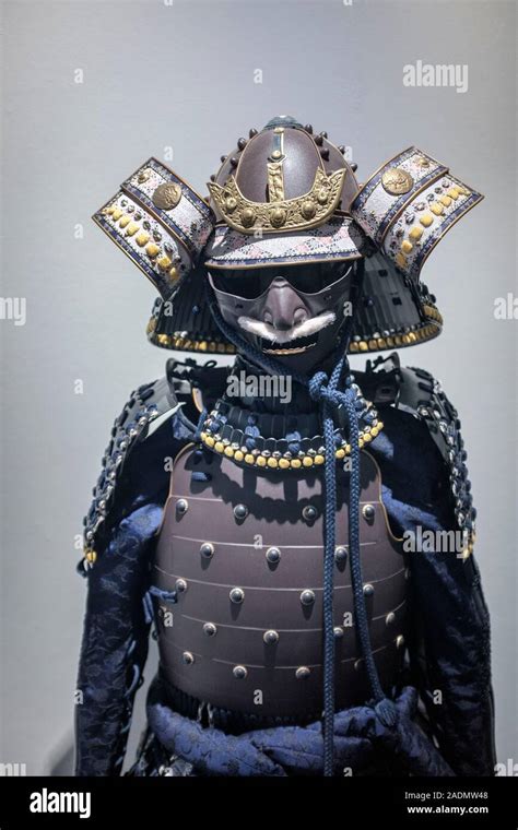 Armadura japonesa de samurai fotografías e imágenes de alta resolución