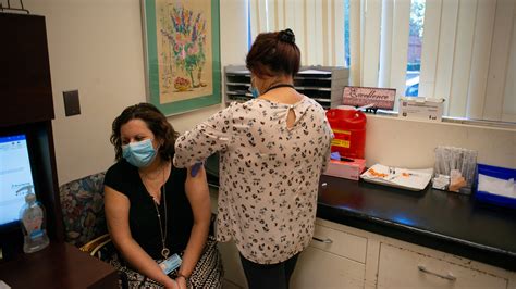 N Y C Ends Private Employer Vaccine Mandate The New York Times