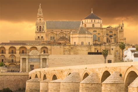 A Mesquita Catedral de Córdoba uma joia da arquitetura árabe na