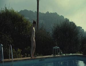 Naked Anne Ratte Polle In Halbschatten