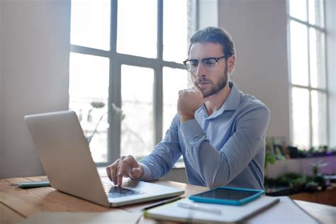 Zalety I Wady Kupowania Szkie Okularowych Przez Internet