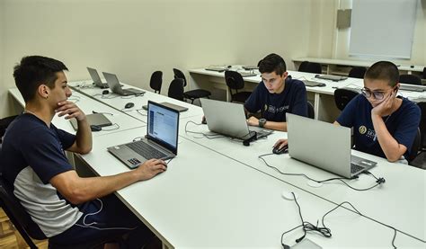 Sesc PR abre processo de bolsa integral para Ensino Médio em 2023