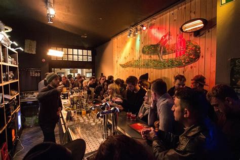 Brussels Pub Crawl Hellotickets