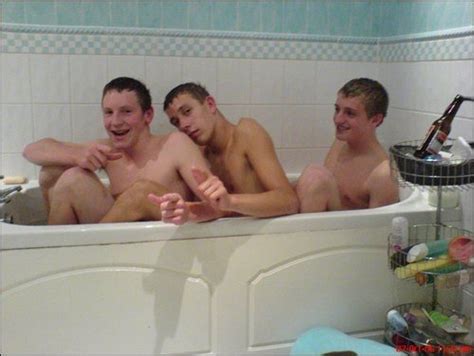 Bro Man Ce Rub A Dub Dub Three Men In A Tub