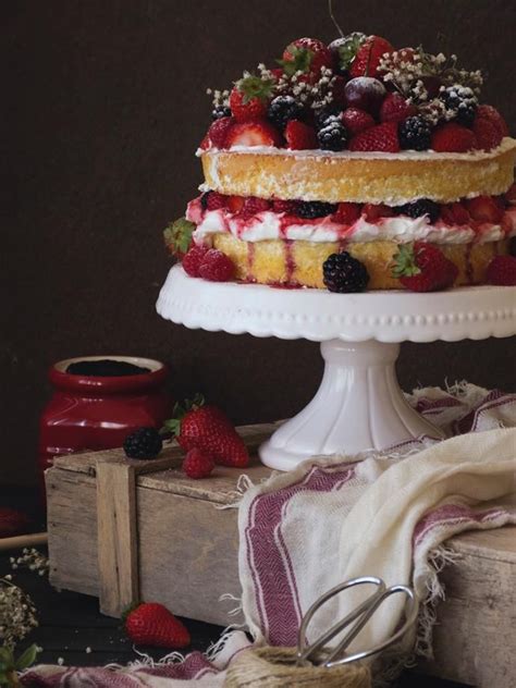 Naked Cake Veraniega De Frutos Rojos Summer Cakes Desserts Cookie
