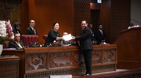 Tok DPR Sahkan RUU Desa Jadi UU Jabatan Kades 8 Tahun Ipol Id