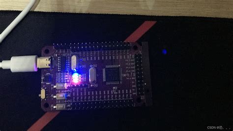 51单片机点亮led灯以及实现2盏led灯的交替闪烁 两个led灯交替闪烁程序 csdn博客