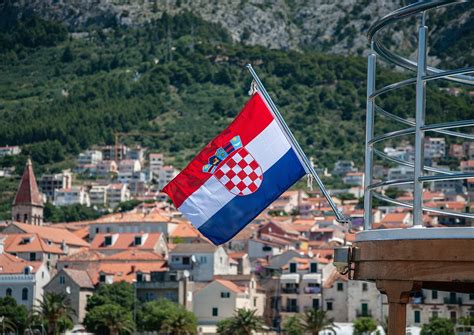 Drama ispred zgrade Vlade Hrvatske Muškarac se polio benzinom i