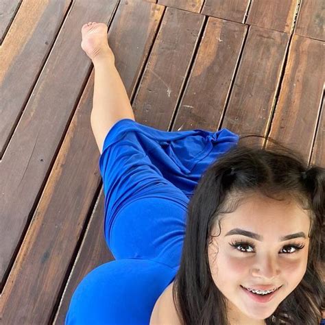 Valarie Ruvalcaba On Instagram 1 Or 2 ☺️💙 In 2024 Beautiful Women Pictures Beautiful Curvy